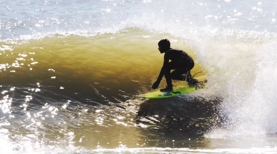 CRUZ DINOFA, SURFISTA AMERICANO DE APENAS 10 ANOS DE IDADE