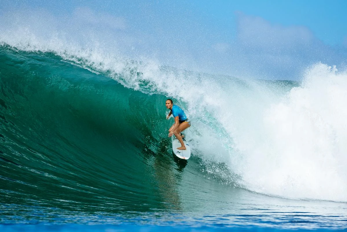 CARISSA MOORE JUNTA-SE A KELLY SLATER NO PIHA PRO