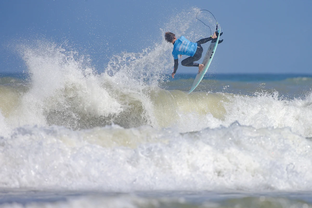 Maria Salgado e Afonso Antunes vice campeões no WSL Morocco Mall Pro Junior