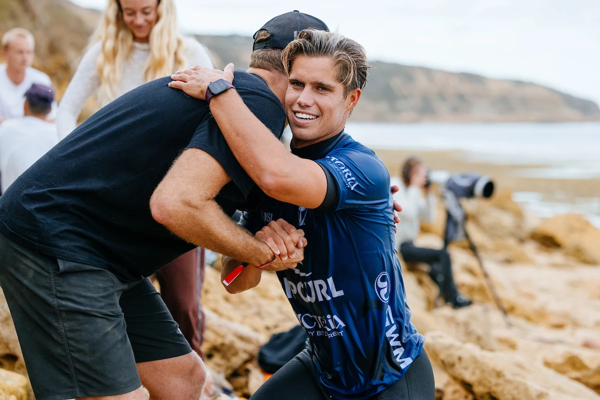 Gabriela Bryan de licra amarela após dia de grandes surpresas em Bells ...