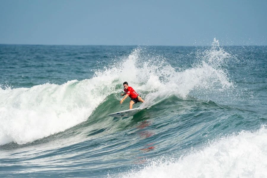 Dia de altos e baixos para os portugueses no Surf City El Salvador ISA ...
