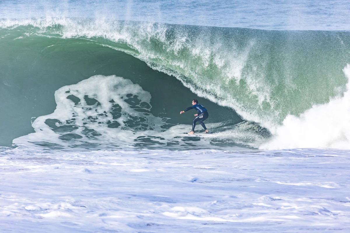 Surfista Australiano Callum Robson faz o primeiro 10 da temporada CT em ...