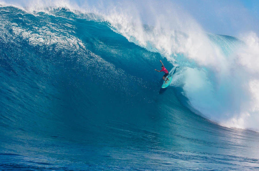 RODRIGO KOXA É O NOVO RECORDISTA MUNDIAL DA MAIOR ONDA ALGUMA VEZ SURFADA