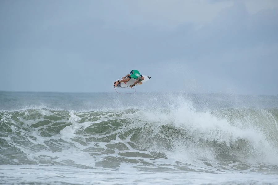 John John Florence vence o Haleiwa Challenger com onda de 10 pontos, e ...