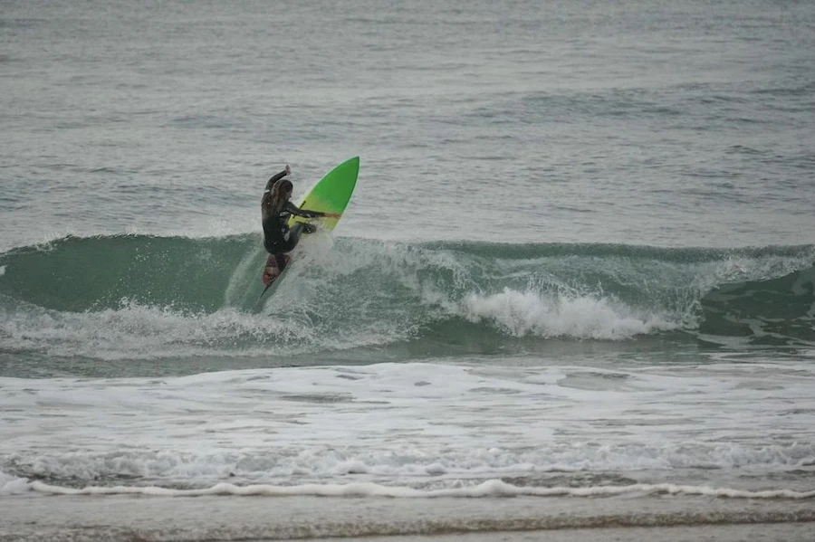 Erica Máximo- uma jovem surfista de alma e coração!