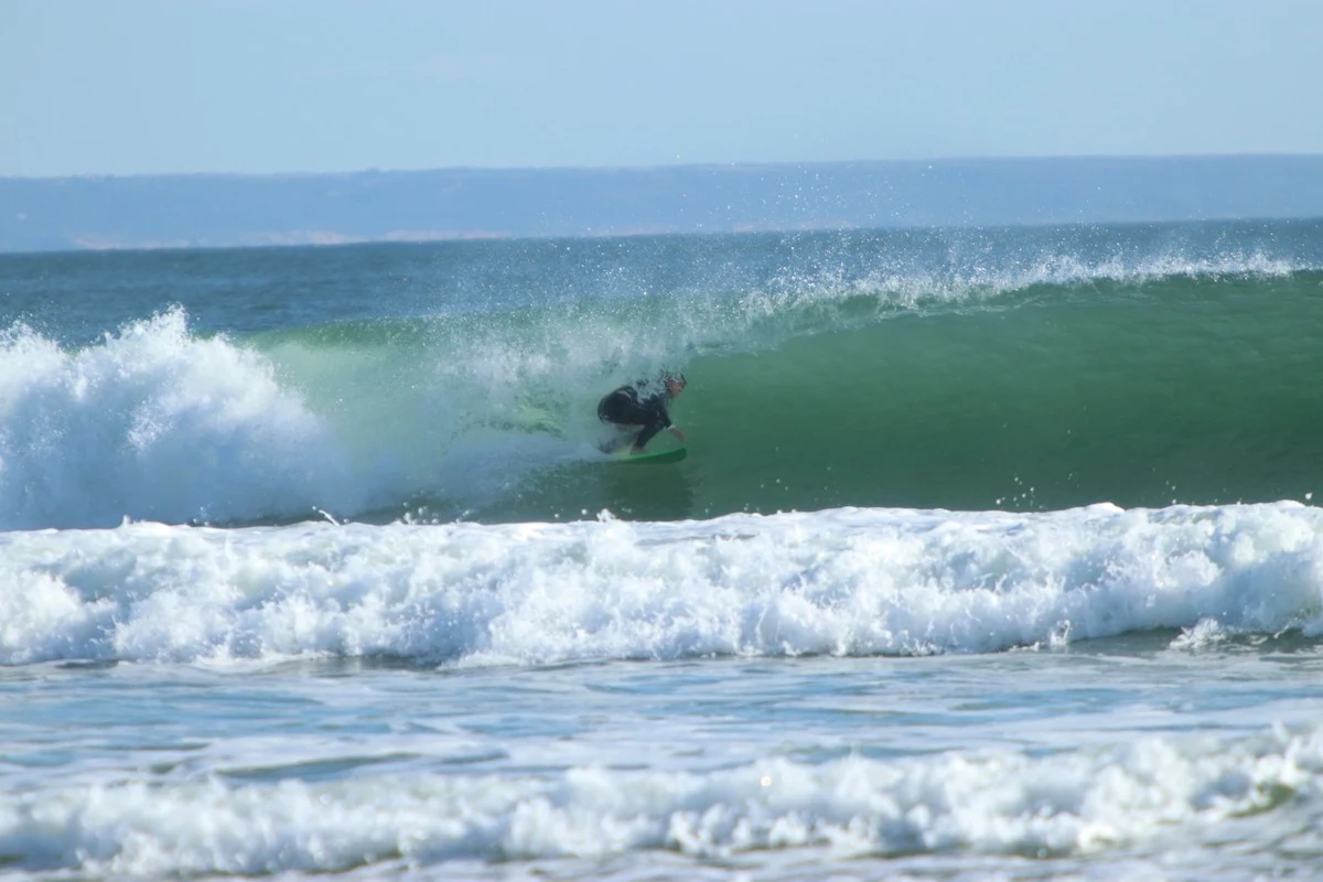 Erica Máximo- uma jovem surfista de alma e coração!