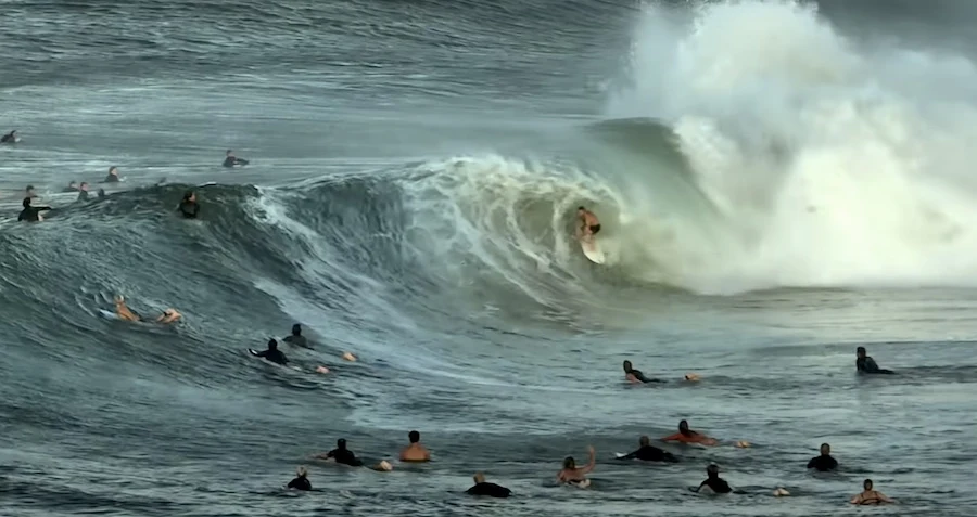 Super Bank de Snapper Rocks tem debitado longos tubos durante estes ...
