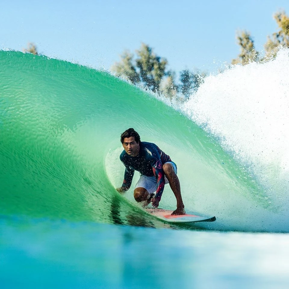 Os elementos que melhor identificam a cultura do surf são as diversas ...