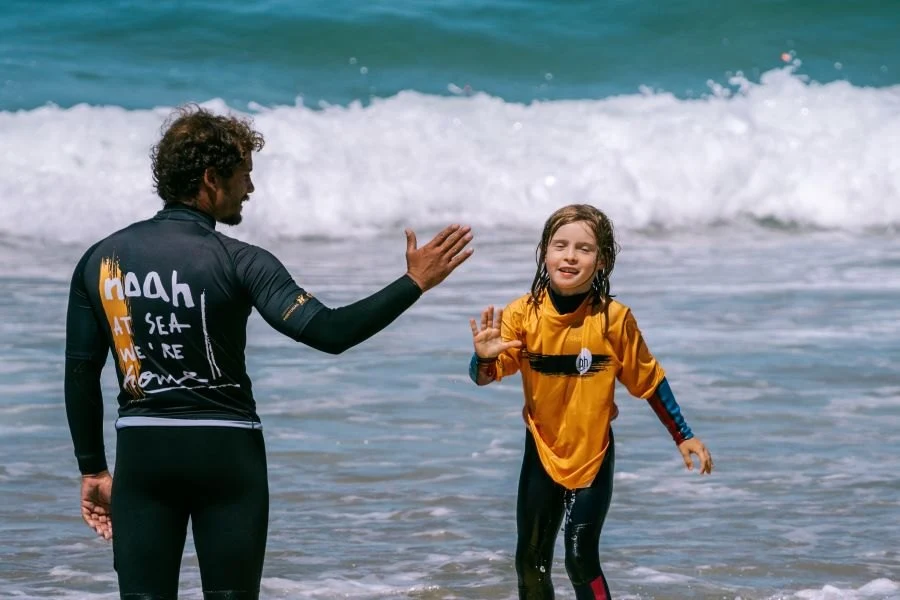 Noah Surf House está a recrutar instrutores de surf