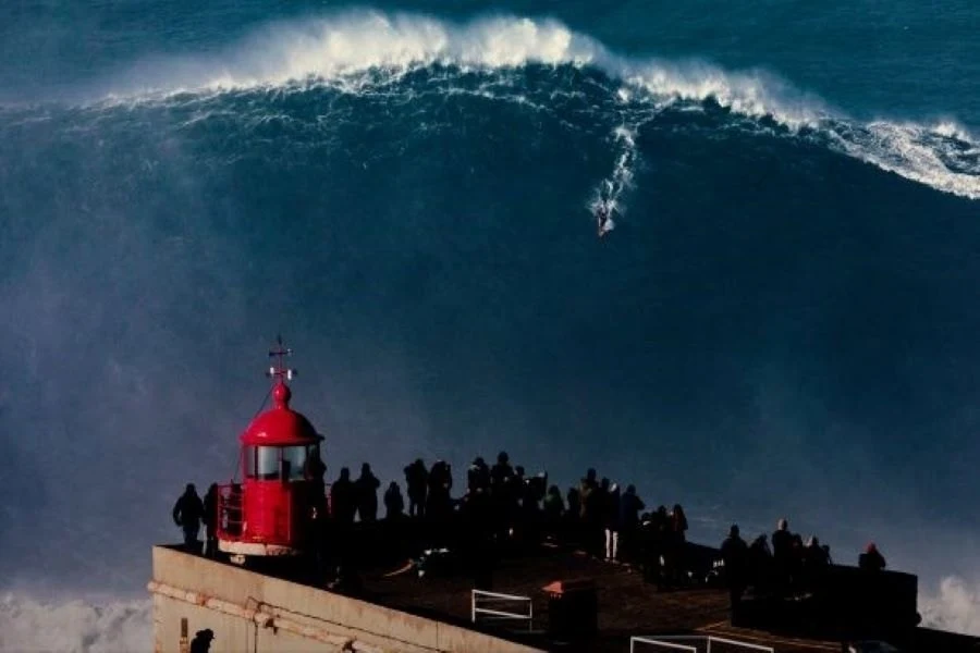 Nazaré foi palco de 11 das ondas nomeadas para o 2021 Red Bull Big Wave ...