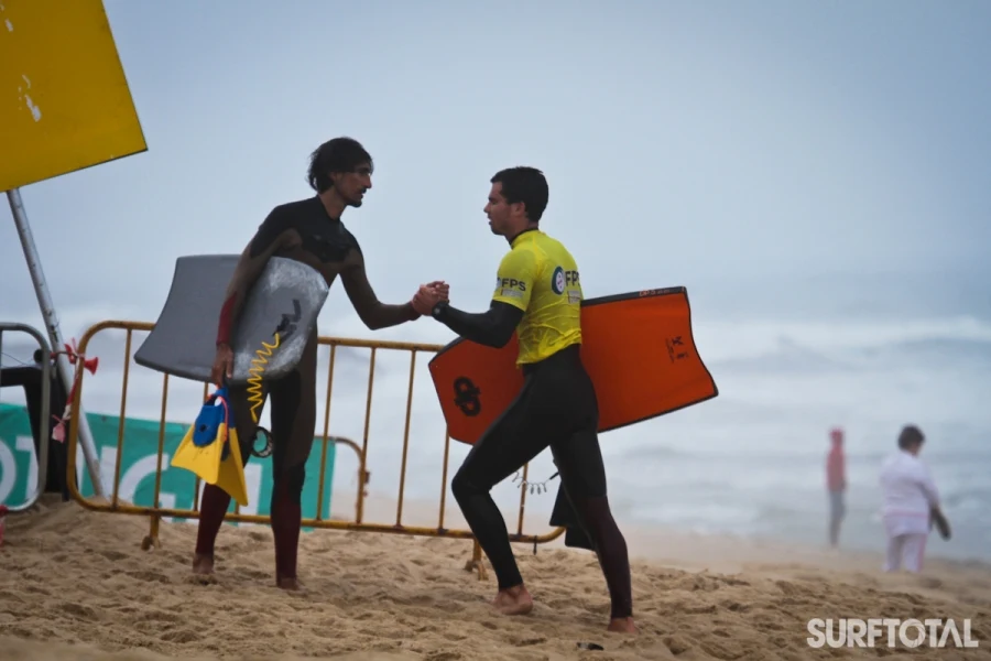 NUNO AZEVEDO VENCE PROVA DE BODYBOARD SENIOR EM SANTA CRUZ