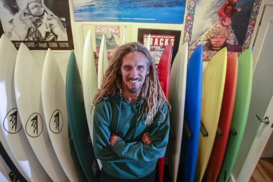 ROB MACHADO ABRE LOJA DE SURF NA CALIFÓRNIA
