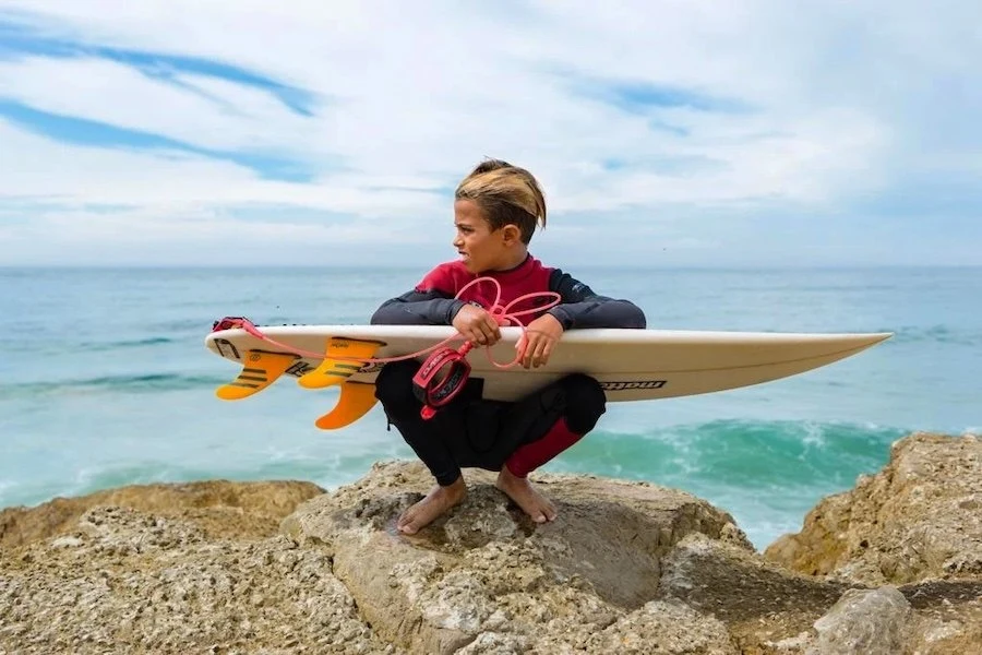 Adeus, Zion Brocchi: o jovem surfista da Costa da Caparica que inspirou ...