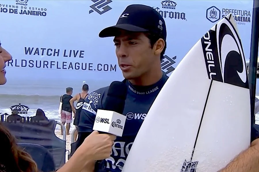 Guilherme Ribeiro passa à 2ª ronda na etapa Challenger Series de Saquarema