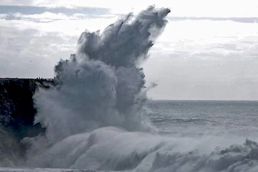 Tempestade Ingrid promete ondulação histórica na costa portuguesa, com ...