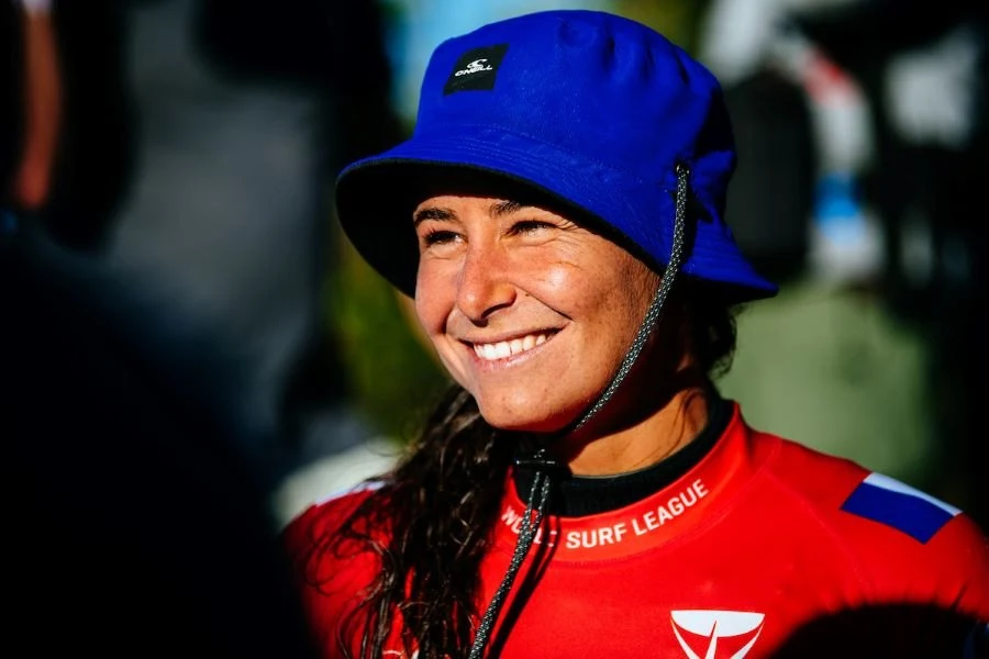 Johanne Defay garante a sua vaga na etapa Final do CT 2022 em Trestles