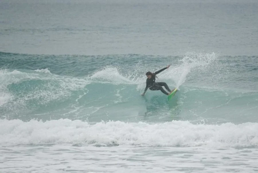 Erica Máximo- uma jovem surfista de alma e coração!